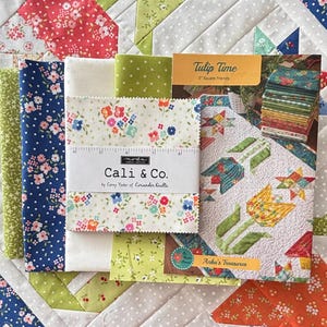 Tulip Time Table Runner Kit With Cali Co Fabric by Cori Yoder - Etsy