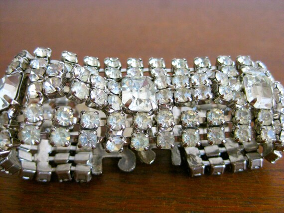Vintage 50s 60s Silver Tone Metal & Rhinestone Link B… - Gem