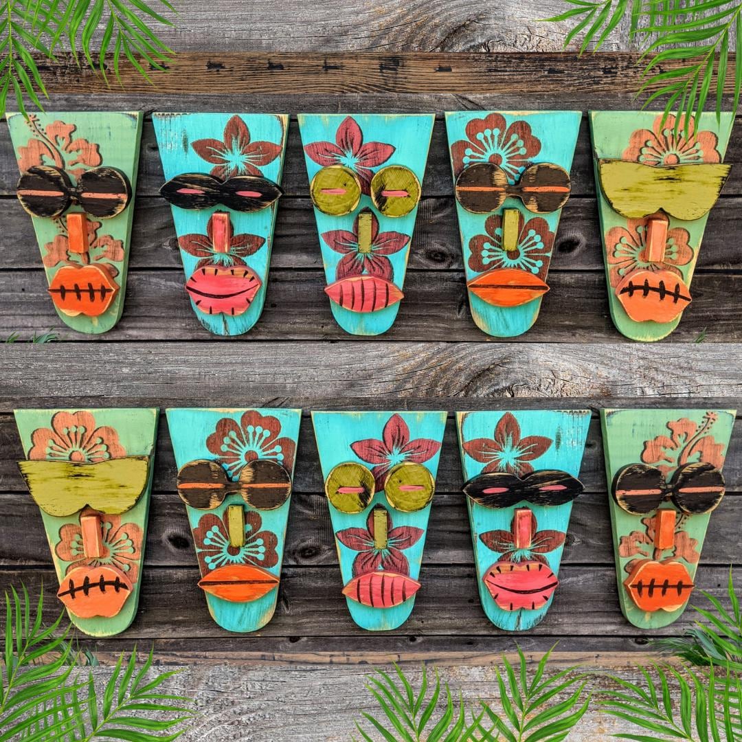 Hawaiian Style Aloha Tiki Set Rustic Wedding Decor Colorful Floral ...