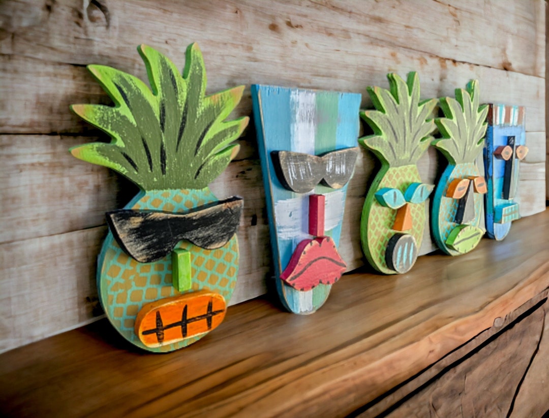 5 Piece Hawaiian Tiki Wall Art Set, Whimsical Rustic Bar Signs, Coastal ...