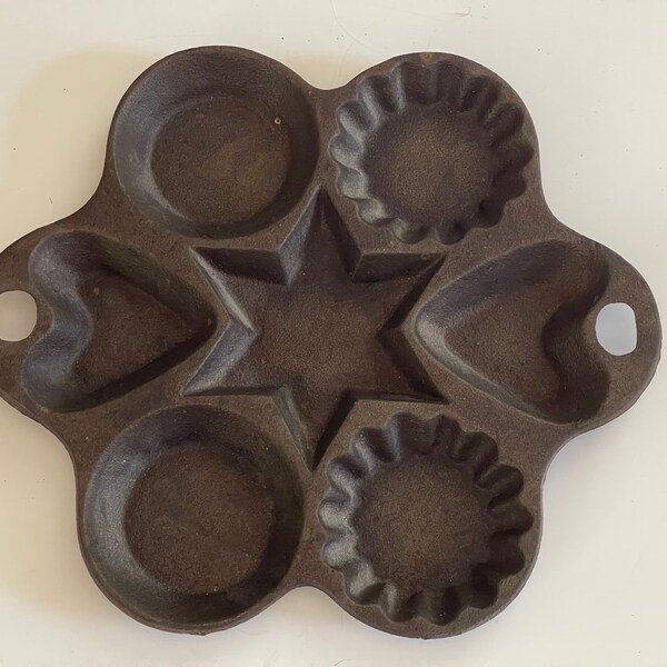 Cast Iron Hearts Pan - Etsy