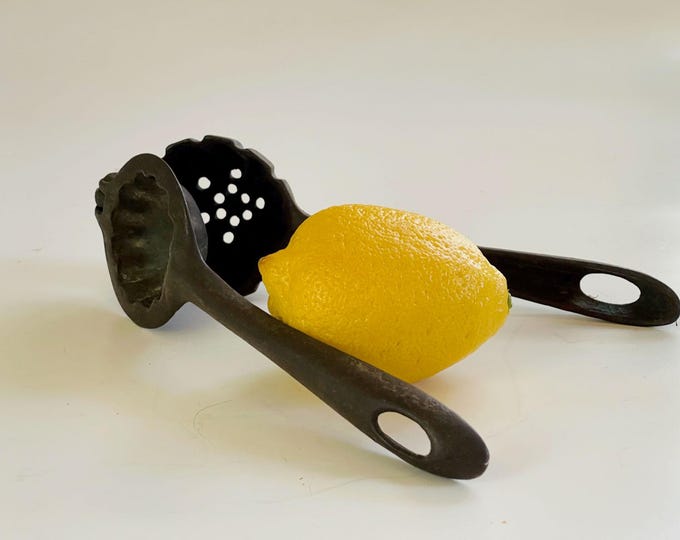 Antique Lemon Press Juicer / Cast Iron Citrus Lemon Lime Squeezer ...