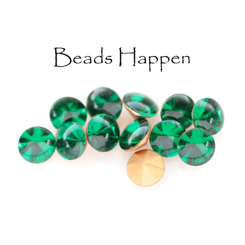 SWAROVSKI 19ss Vintage Emerald Green Smooth Top Glossy Glass Chatons ...