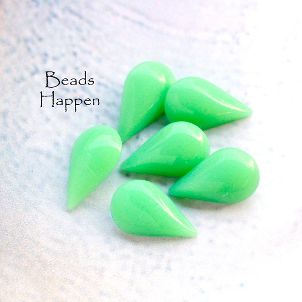 13x7.8mm 13x8mm VINTAGE Green Pear Stones Smooth Tops | Etsy