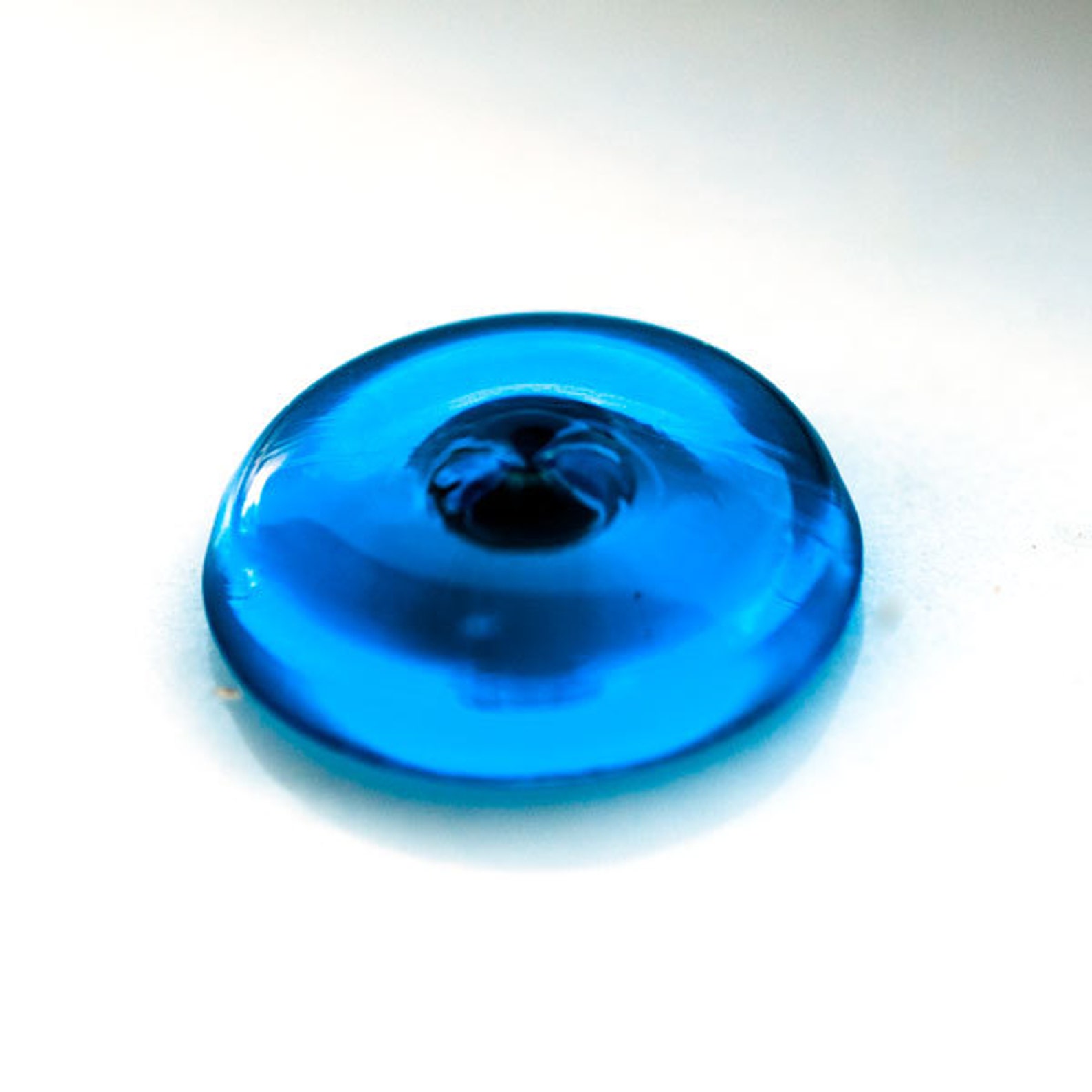 Sensational 20mm Capri Sapphire Blue Glass Cabochon With Rhinestone Crystal Center Quantity 1