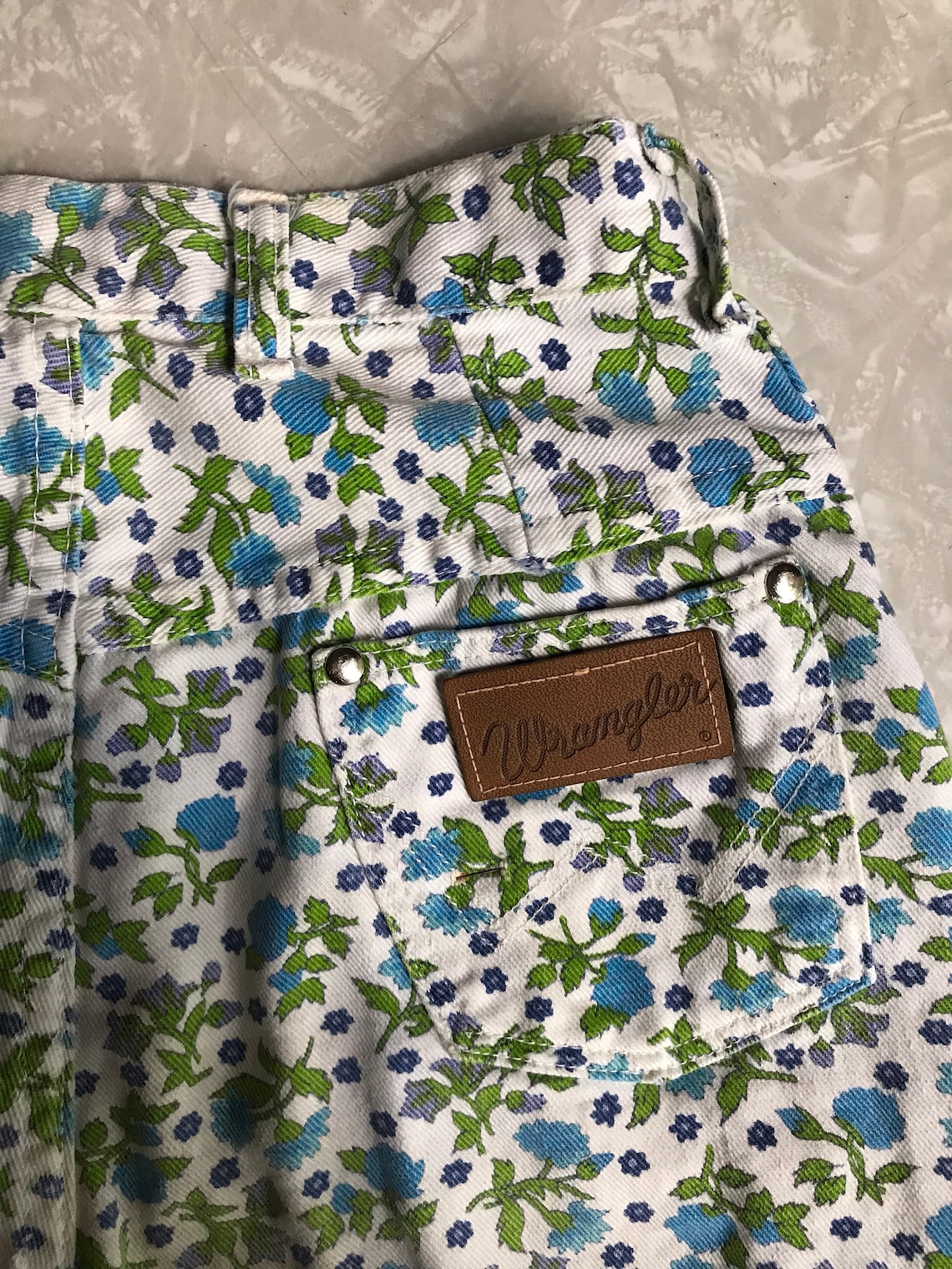Wrangler 1960's Floral Capri-length Tiny Waist 24 Inches High Waisted ...