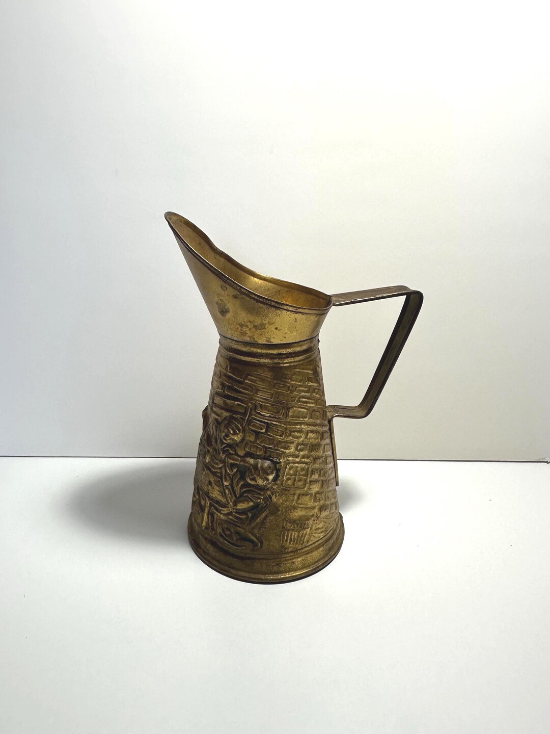 Vintage Brass Pitcher Embossed Old English Tavern Pub Scene - Etsy
