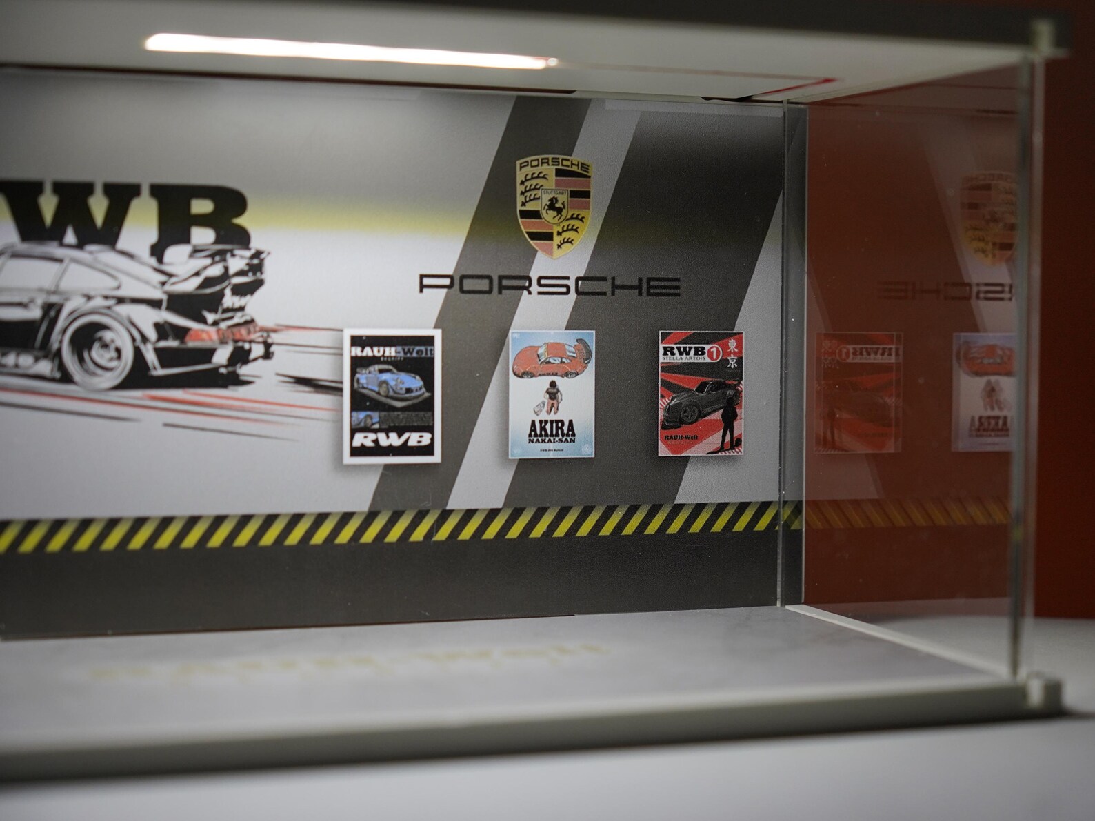 1:64 Diecast Display Case With LED Lights – Hot Wheels Diorama Garage ...