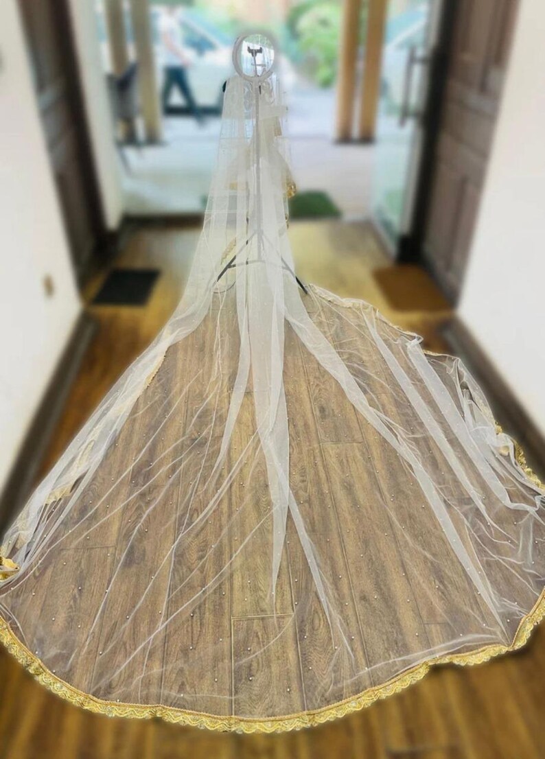 White Cathedral Bridal Veil Golden Lace Applique Edge Wedding Veil One ...