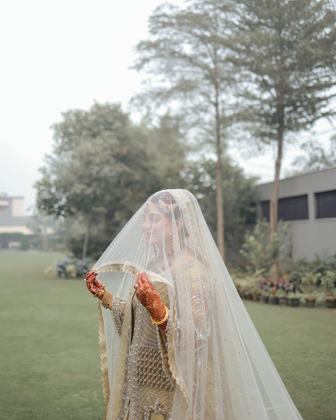 Hand-embroidered Pakistani Bridal Veil, Traditional Wedding Veil With ...