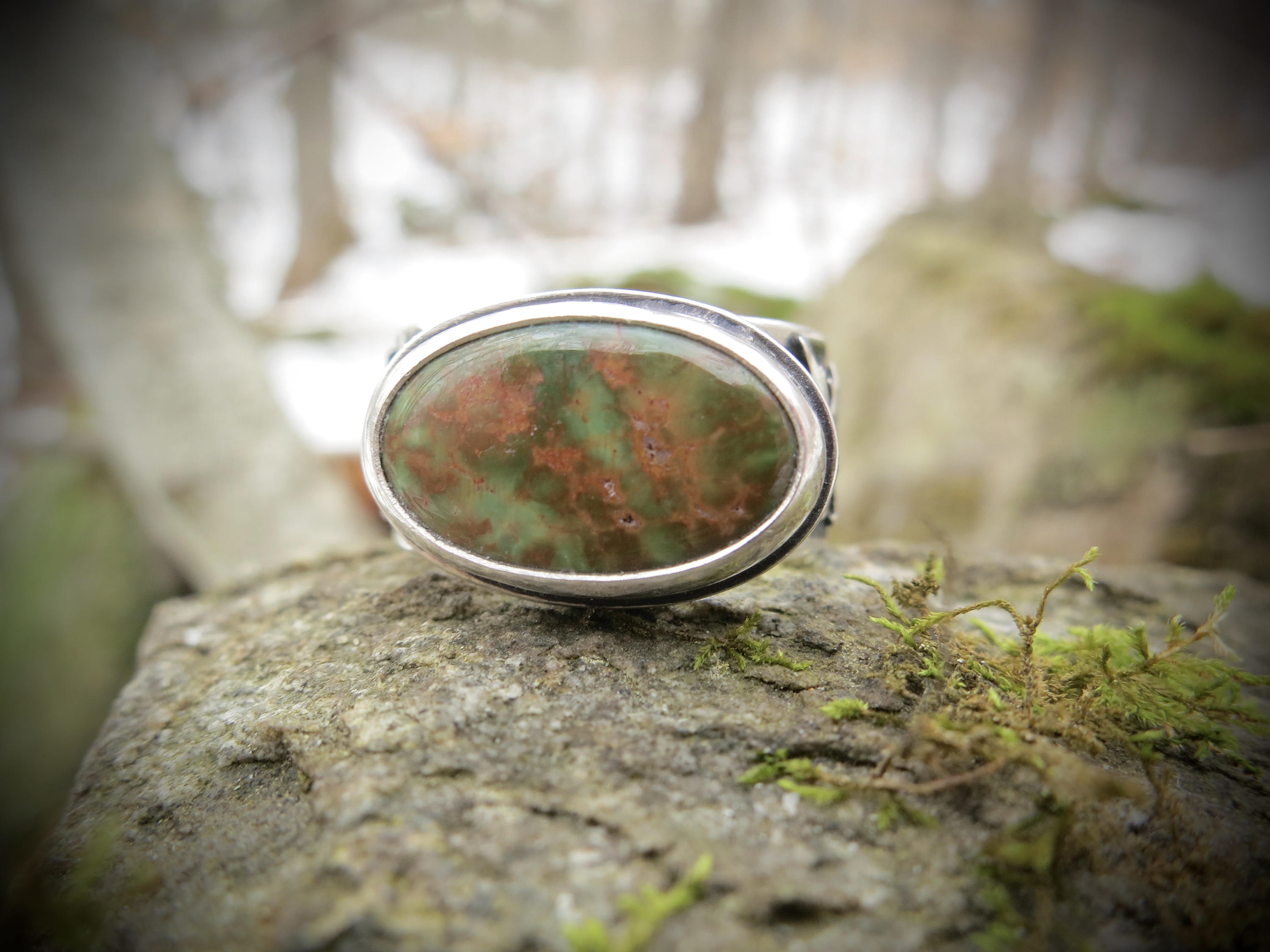 Falling Leaves - sz 9-9.5, wide textured maple leaf band