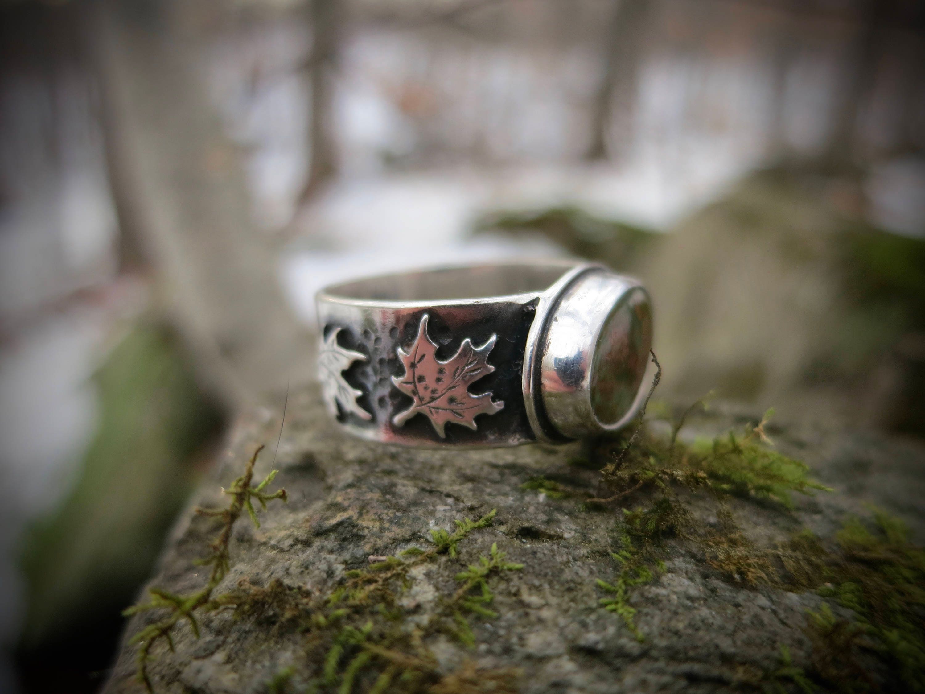 Falling Leaves - sz 9-9.5, wide textured maple leaf band