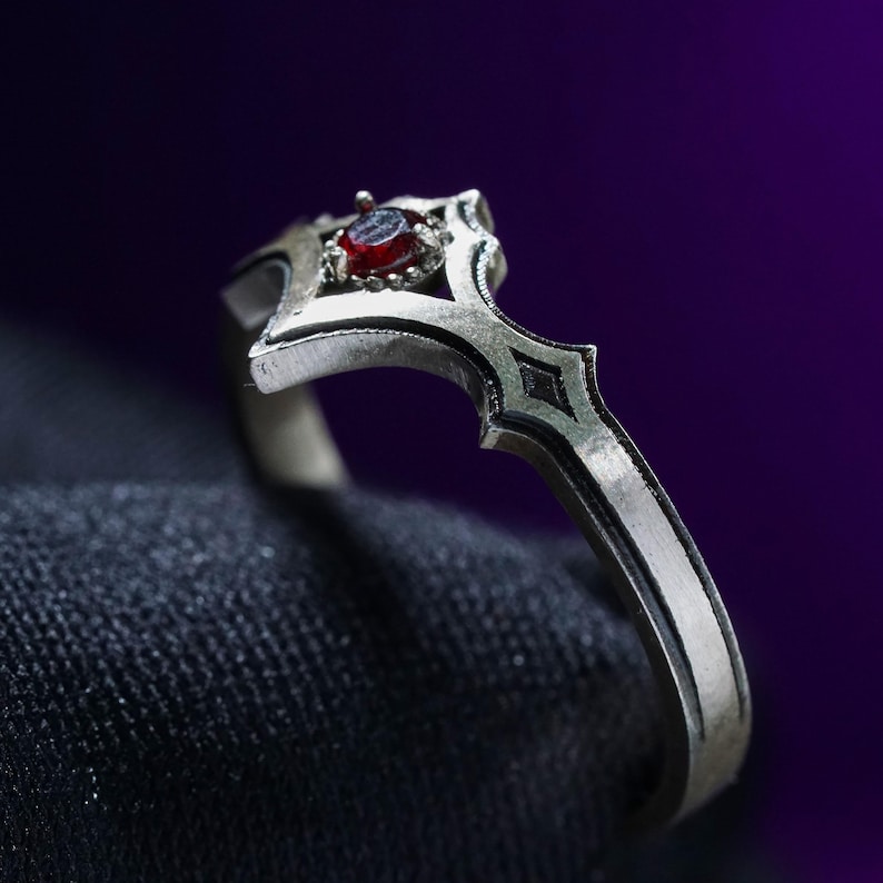 Fanmade Cazador’s Ring – Gothic Vampire Jewelry Inspired by Fantasy RPG ...
