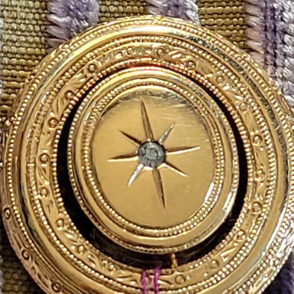 Avon Brooch - Etsy