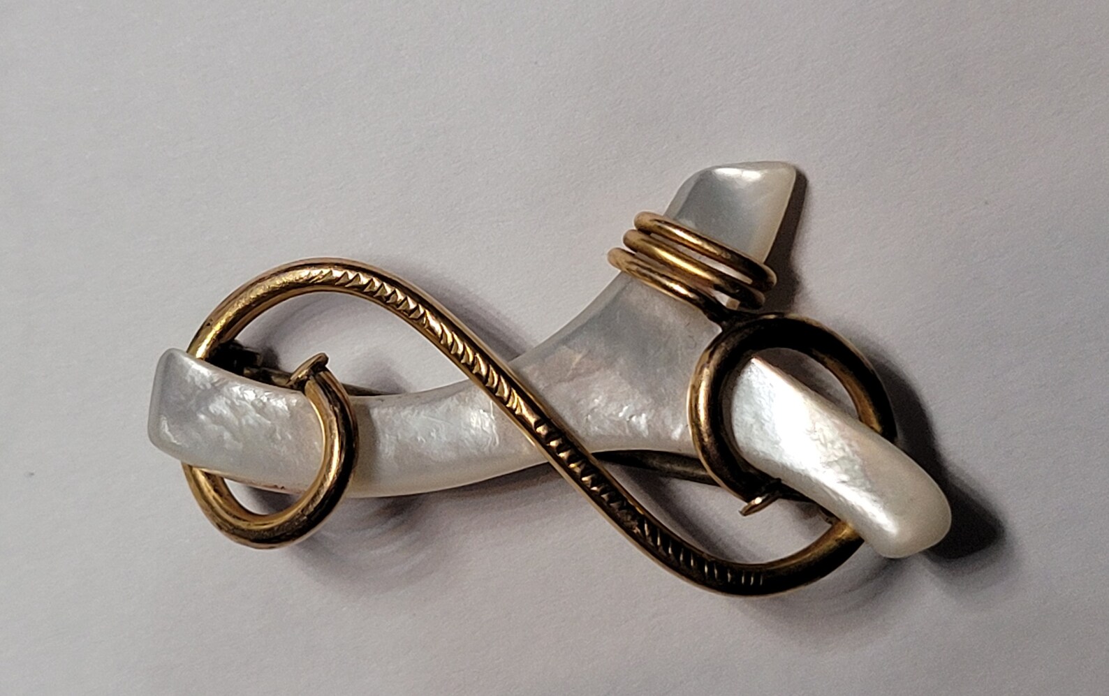 Gold Victorian Winard Wrap MOP Vintage Brooch Marked Engraved C Clasp ...