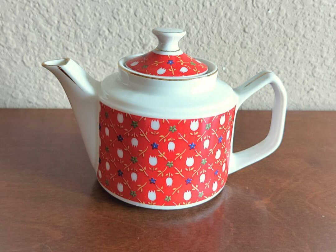 Vintage John Wagner & Sons 2 Cup Red and White Teapot With Tulips ...