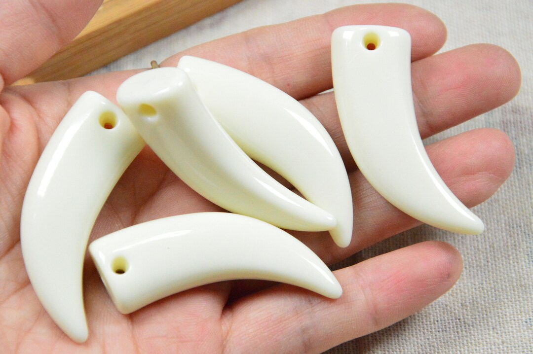 10 Pcs Ivory Plastic Teeth Pendant, Curved Sharp Teeth Charms, Wolf ...