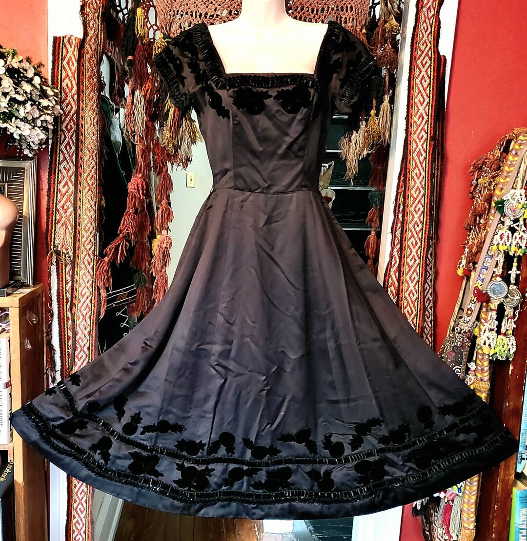 Stunning 40s/50s Hollywood Bombshell Black Silk Satin Dress W/extensive ...
