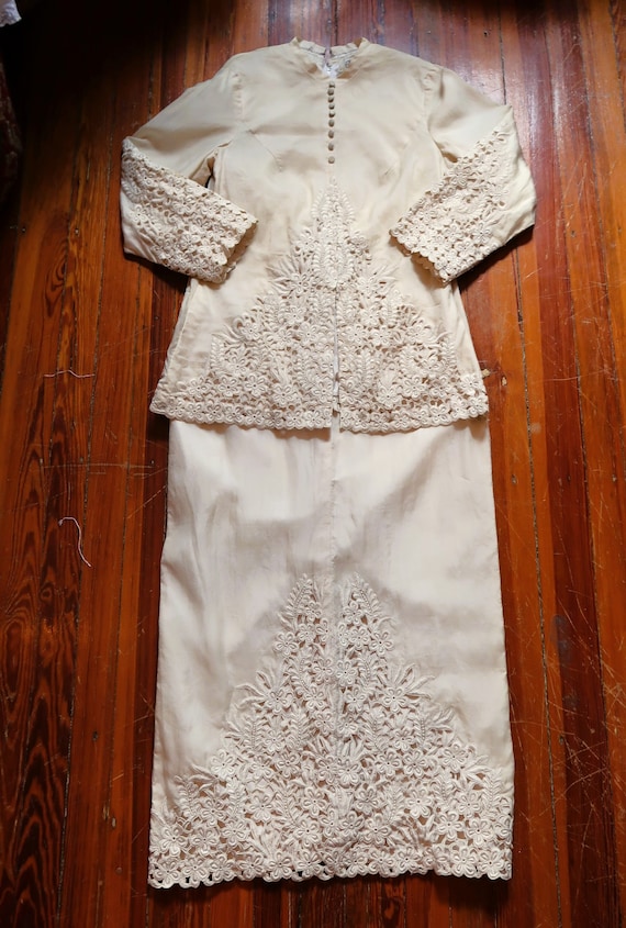 Unusual 1950s Filipino Beautiful Ivory Lace Wedding O… - Gem