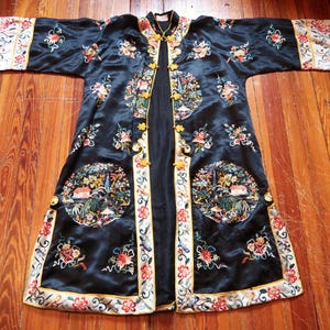 Stunning 60s/70s Vintage Chinese Heavily Embroidered Black Silk Kimono ...