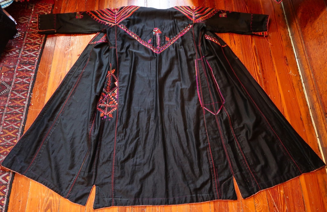 Rare Bedouin/palestinian/middle Eastern Handmade Black Embroidered Robe ...