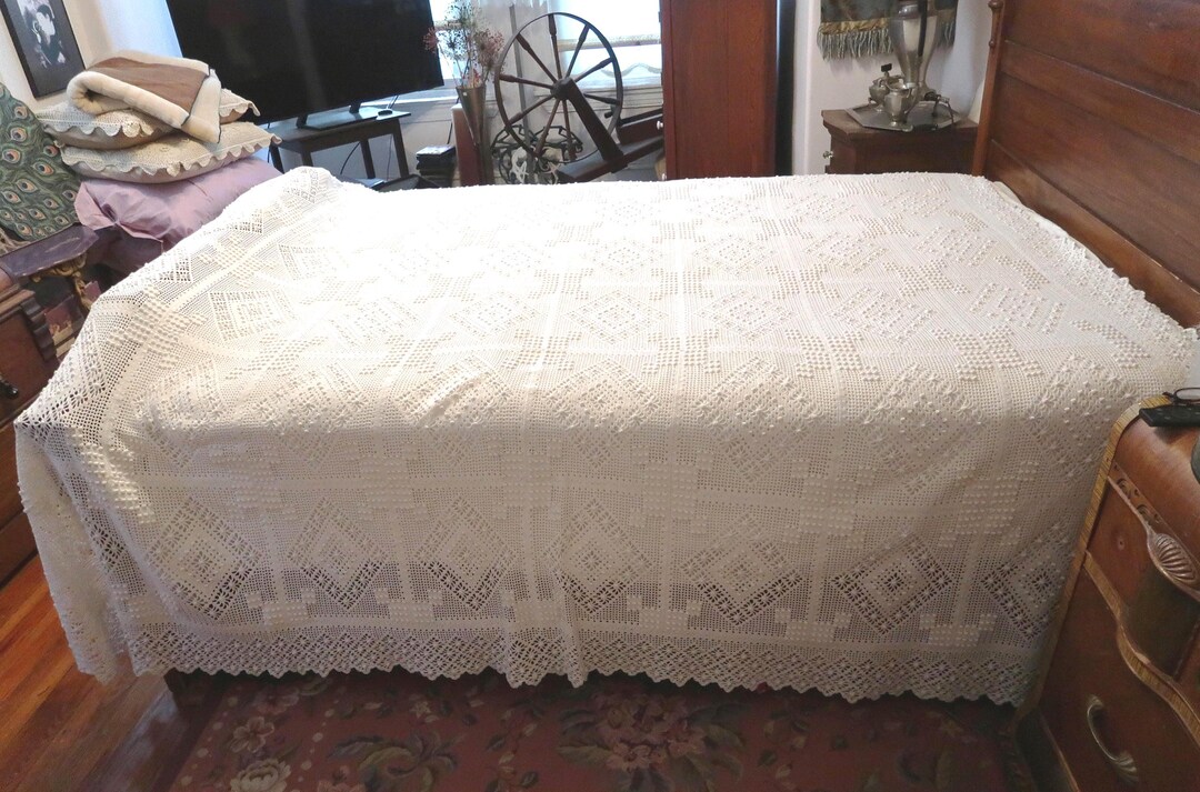 SALE HUGE Antique Handmade Fancy White Cotton Crocheted Bedspread/use ...