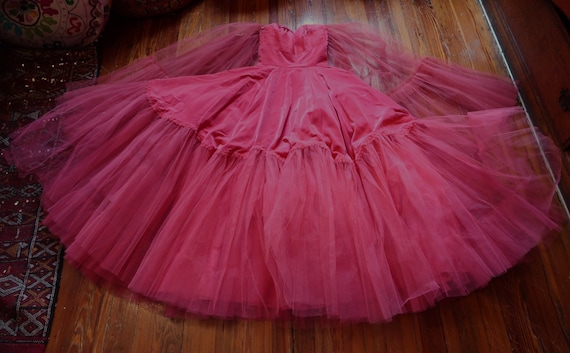 SALE Outrageous 50s Ruby Pink Rose Velvet and Tulle S… - Gem