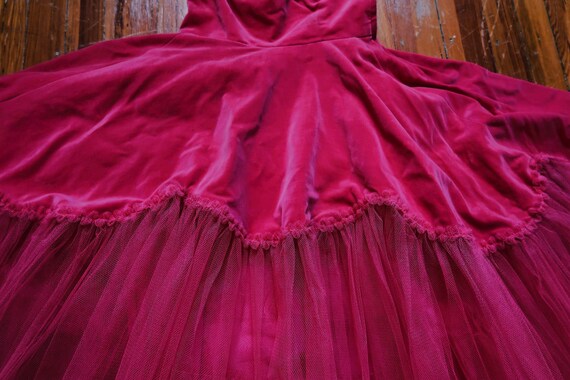 SALE Outrageous 50s Ruby Pink Rose Velvet and Tulle S… - Gem
