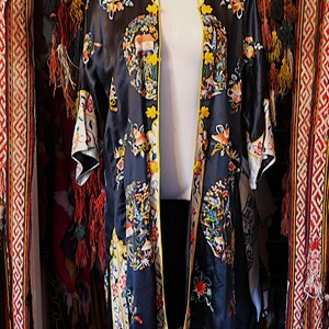 Stunning 60s/70s Vintage Chinese Heavily Embroidered Black Silk Kimono ...