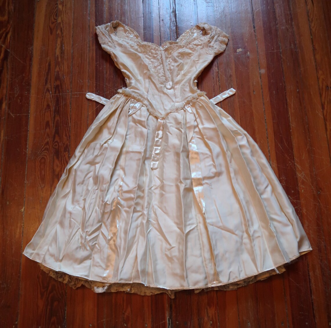 Old Hollywood 50s Ivory Lace and Iridescent Clear Sequin Trim Fit and ...