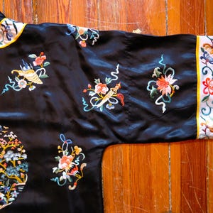 Stunning 60s/70s Vintage Chinese Heavily Embroidered Black Silk Kimono ...
