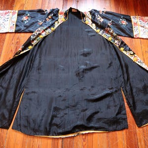 Stunning 60s/70s Vintage Chinese Heavily Embroidered Black Silk Kimono ...