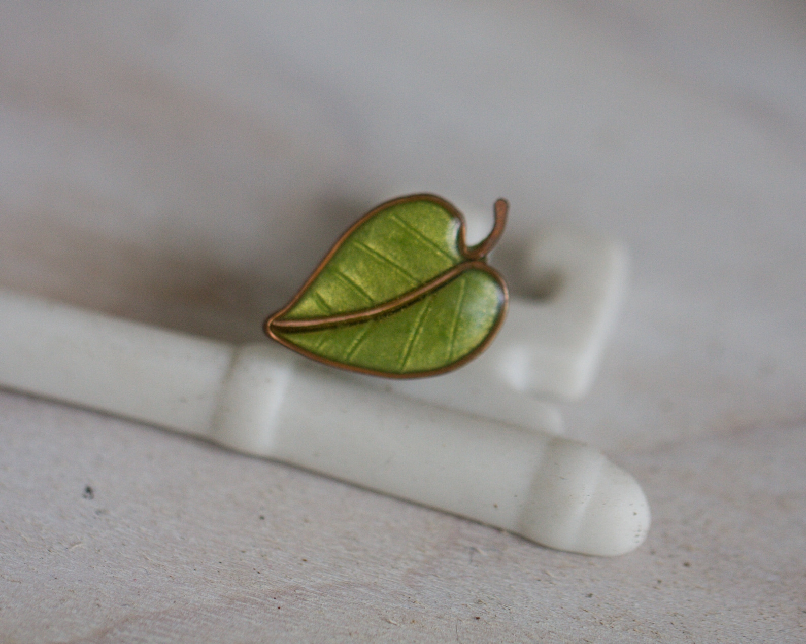 Pin Brooch- Green Leaves - Etsy
