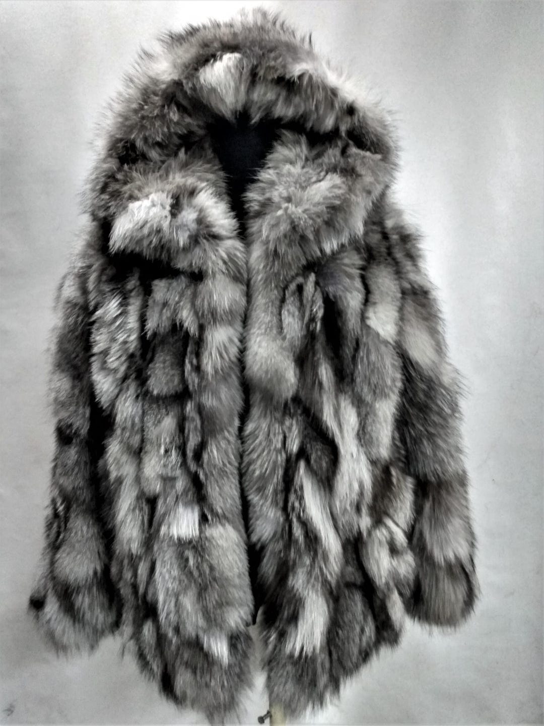 Real Silver Frost Fox Fur Hooded Coat. Men’s Brand New Coat.with Huge ...