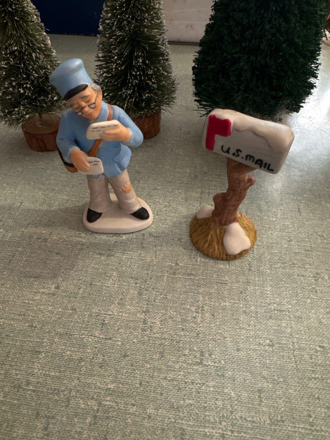 Vintage Lefton COLONIAL VILLAGE Frank Pendergast & Mailbox #07776 ...