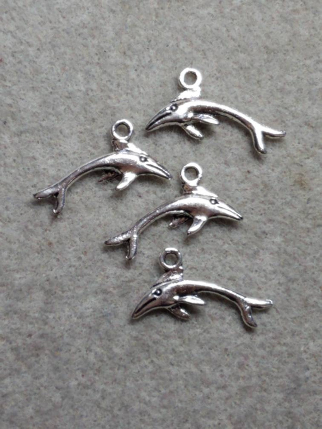 10 or 20 Pk Whale Charm Humpback Whale Blue Whale Pendant - Etsy
