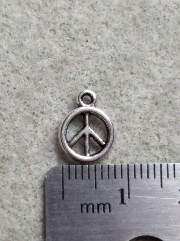 10 or 20 Pk Tiny Peace Sign Charm Small Peace Sign Pendant | Etsy