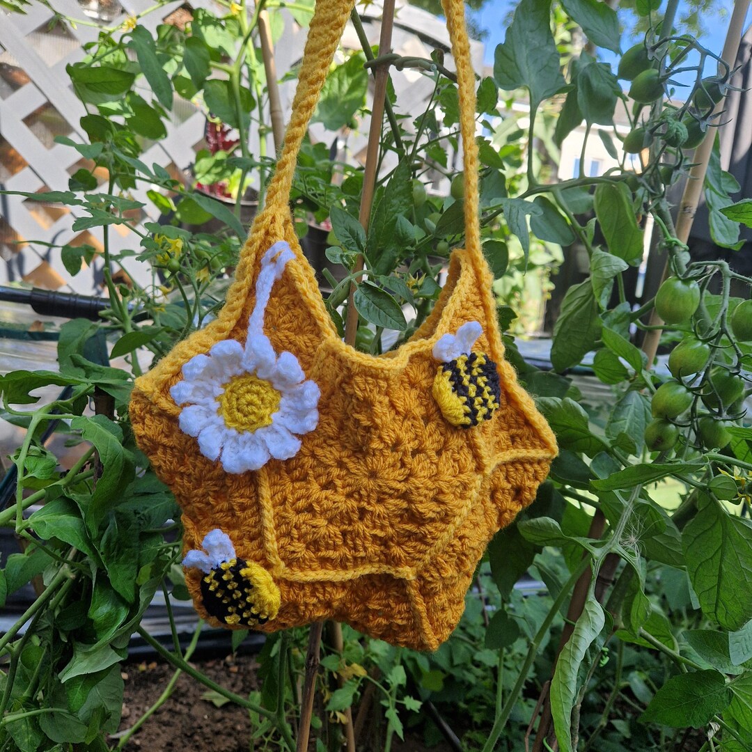 Crochet Honeycomb Bee Shoulder Bag: Handmade Nature-inspired Handbag - Etsy