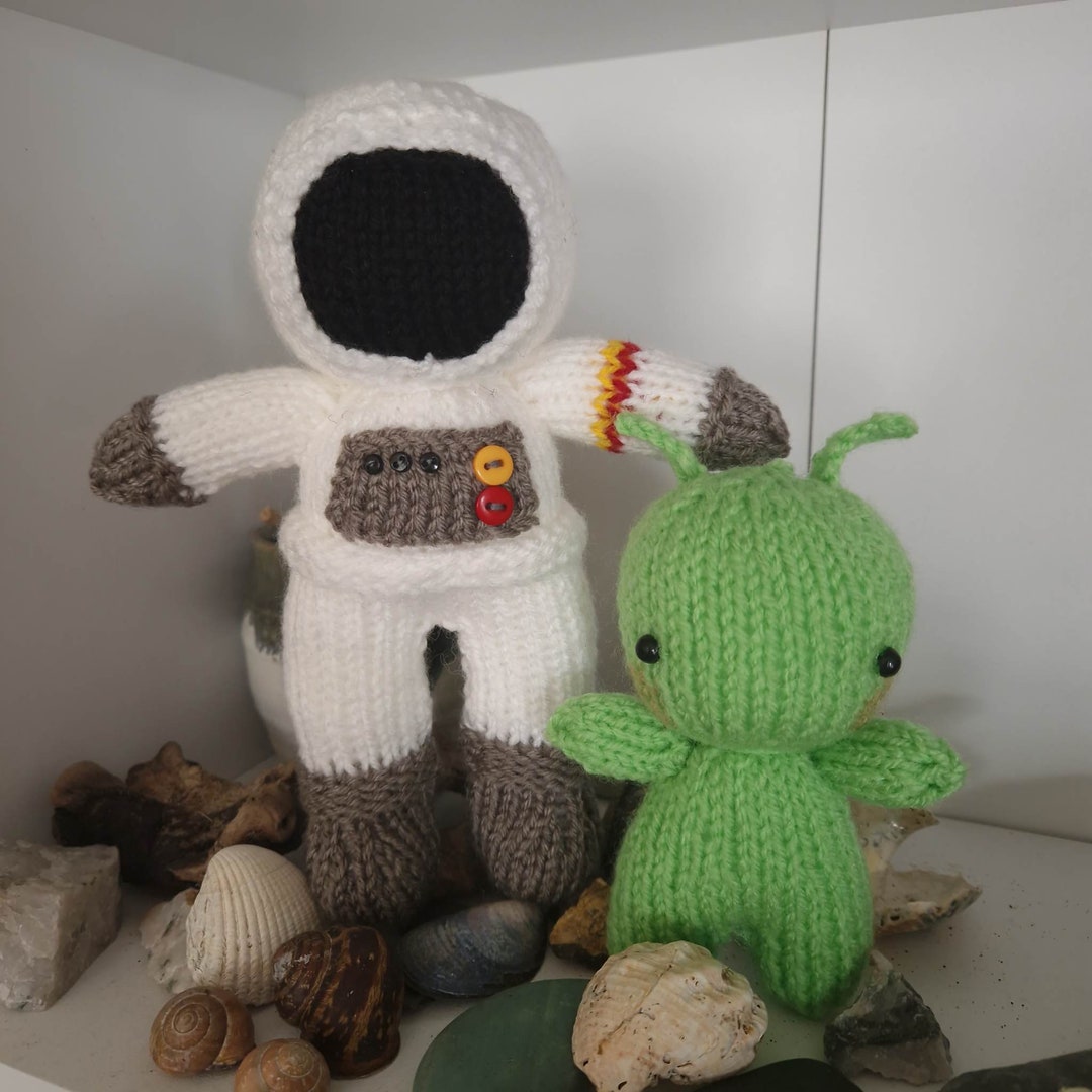 Astronaut and Alien Dolls Knitting Pattern - Etsy