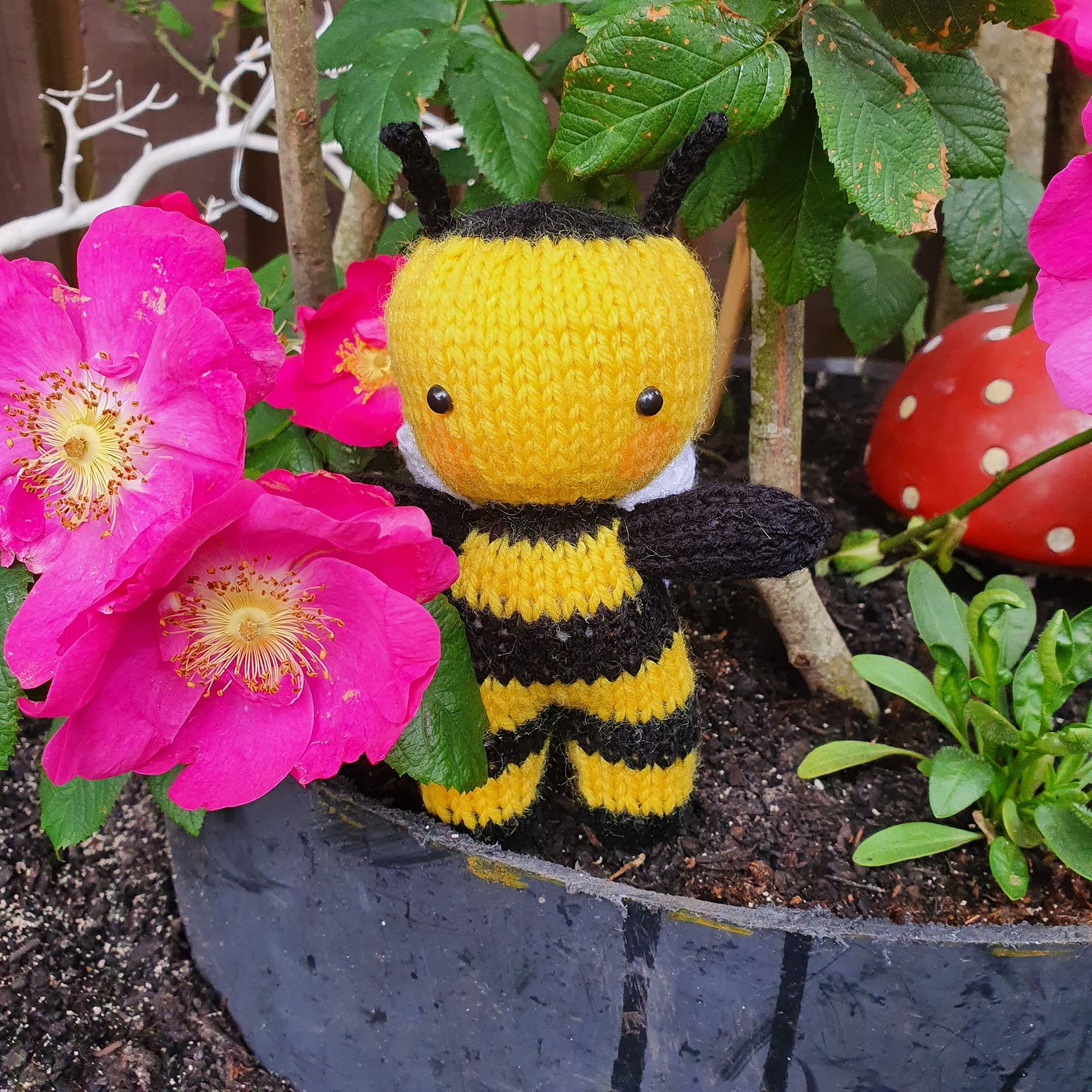 Summer Bobby Bumblebee Knitting Pattern - Etsy UK