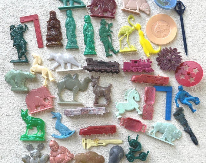 42 Vintage Plastic Toy Prizes, Cracker Jack - Etsy