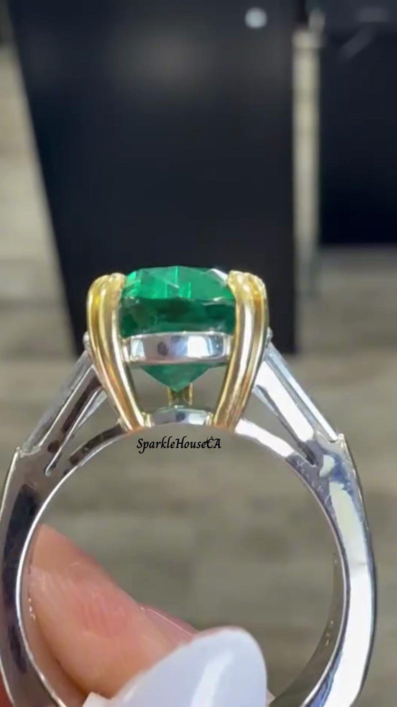 Lab Created Green Pear Cut Gemstone Ring, Vintage Style Baguette Side ...