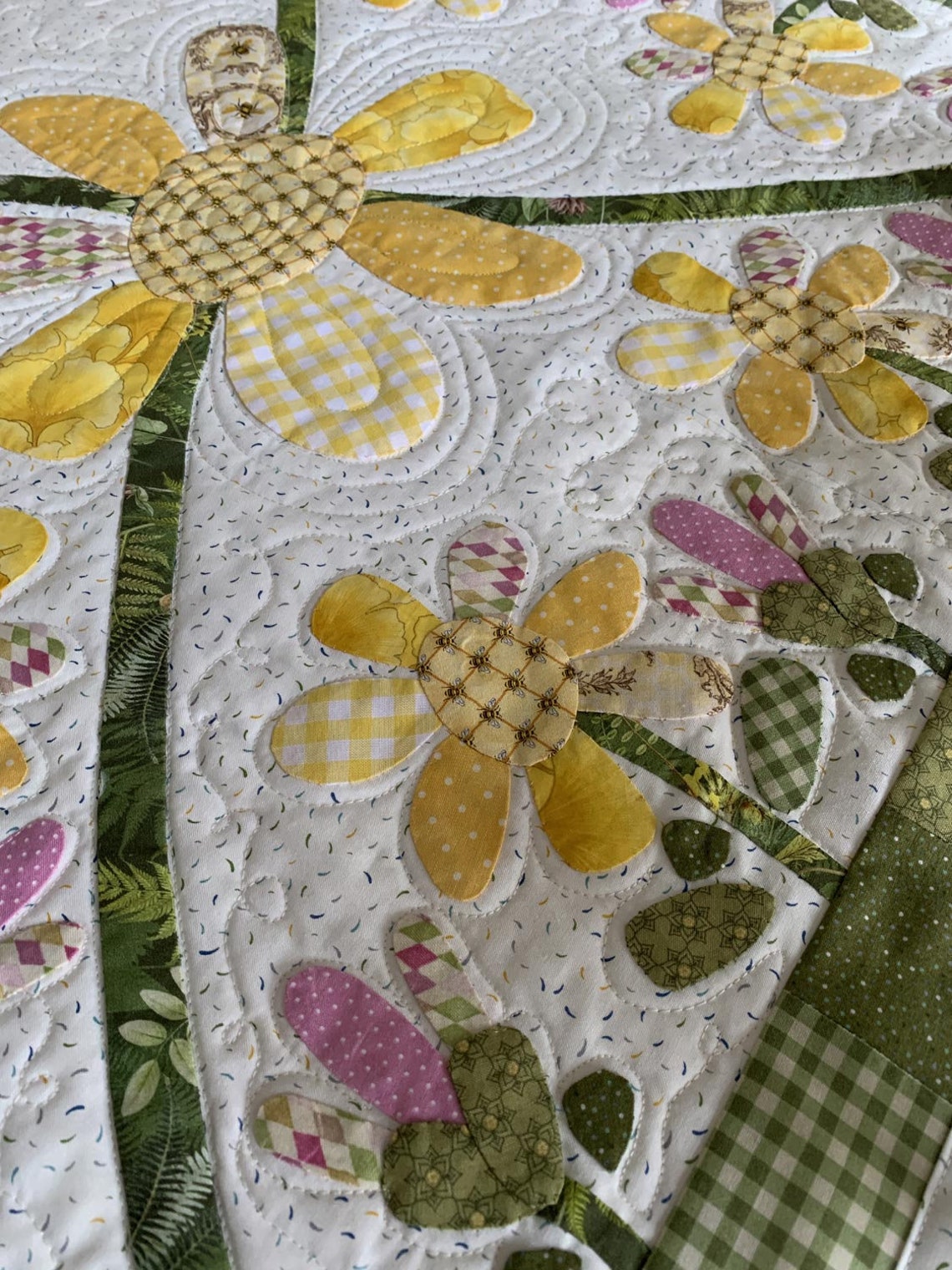 Sunny Day Table Runner Wallhanging Applique Quilting PATTERN - PDF ...