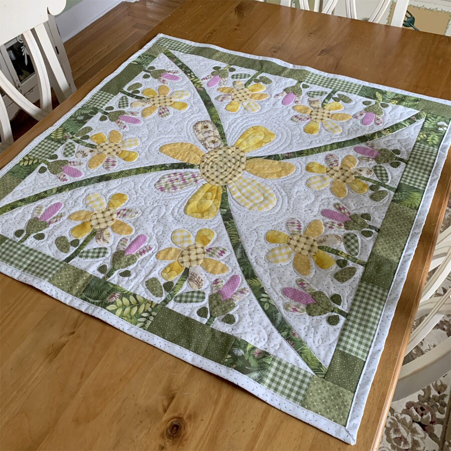 Sunny Day Table Runner Wallhanging Applique Quilting PATTERN - PDF ...
