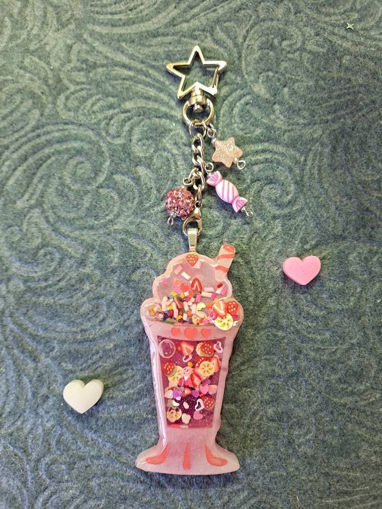 Strawberry Banana Milkshake Keychain Liquid Filled Resin - Etsy Denmark