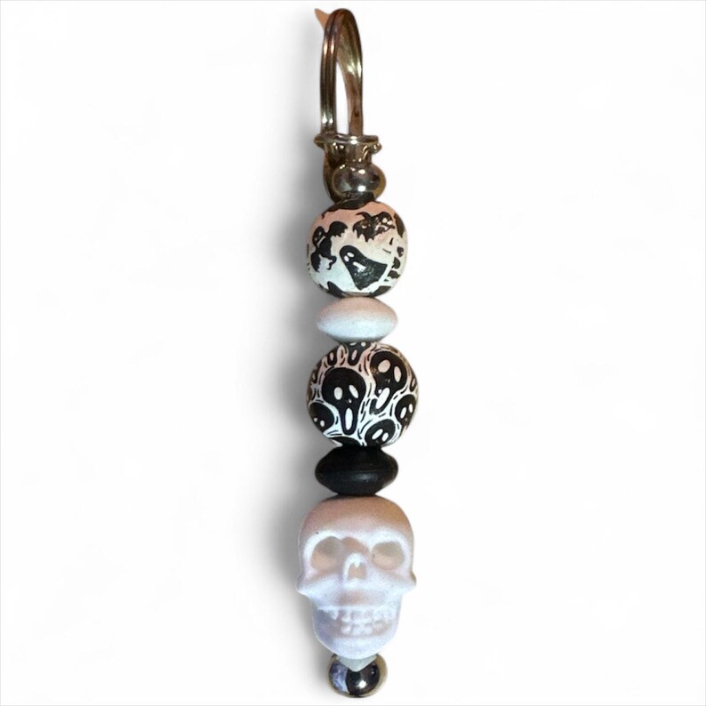 Spooky Skull Keychain – Haunt Your Style - Etsy