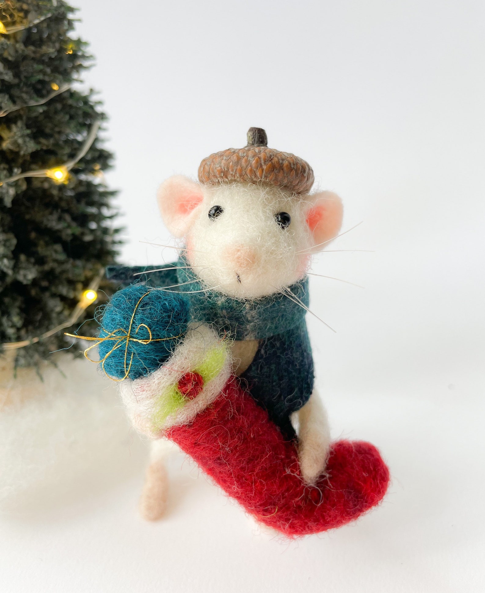 Needle Felted Mouse With Christmas Gift Needle Felted Mouse - Etsy
