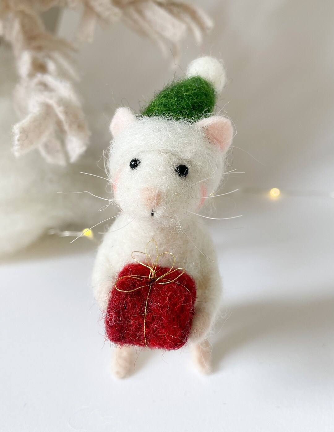 Needle Felted Christmas Mouse With Gift, Holiday Decor, Wool Felted ...