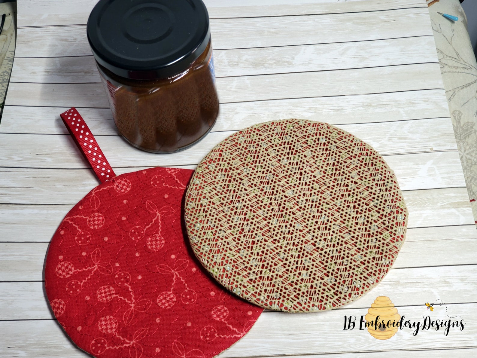 Two in the Hoop Round JAR LID OPENER –two Quilting Designs-stippling ...