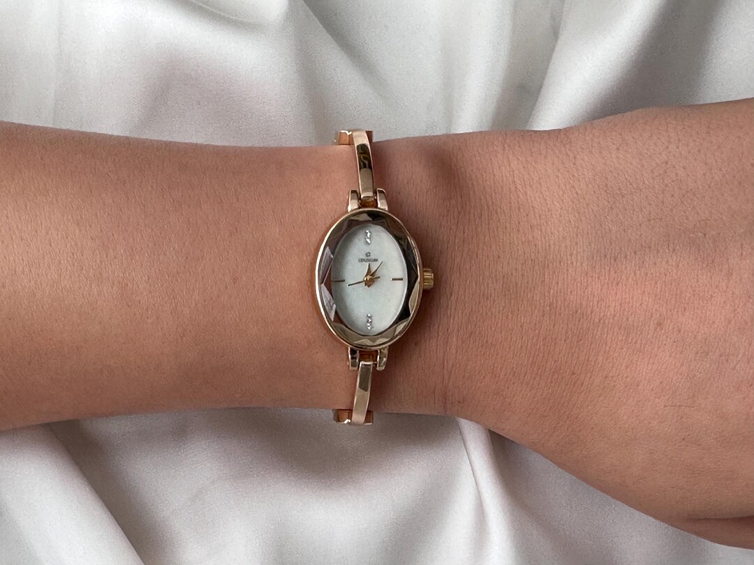 Minimalist Gold Oval Watch Women Thin Bracelet Watch Elegant Small Dial ...